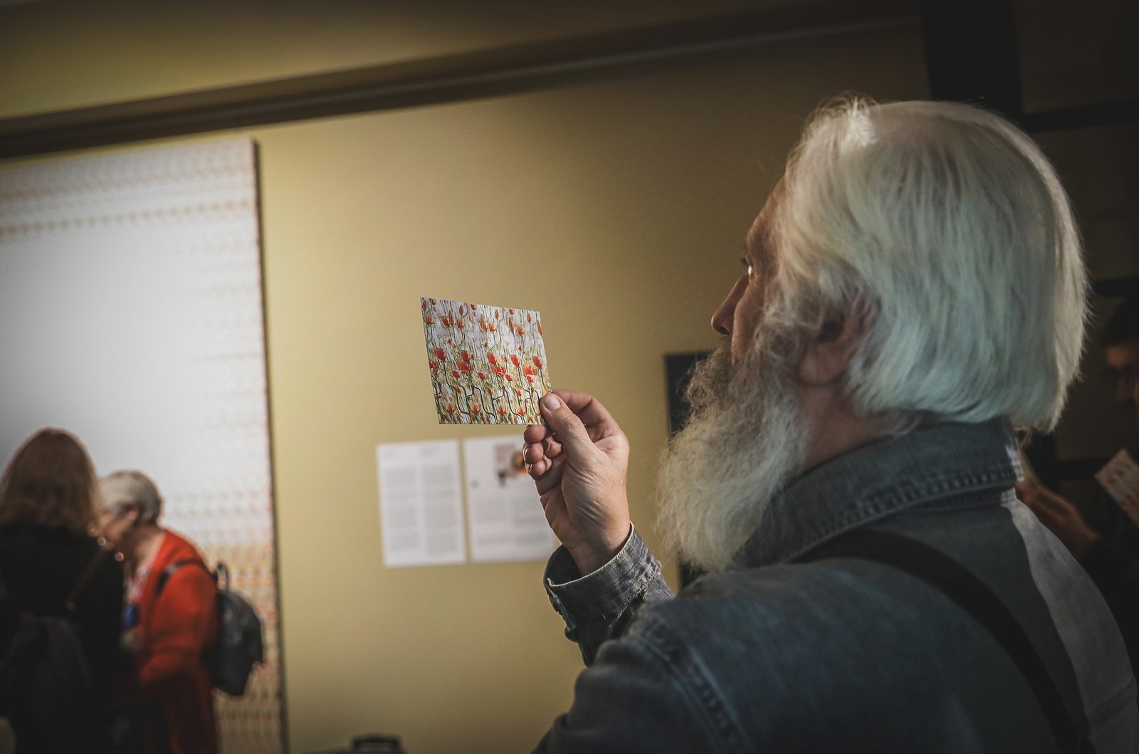 Presentation of the 3D autostereogram “Three-dimensional tale” at the M ...